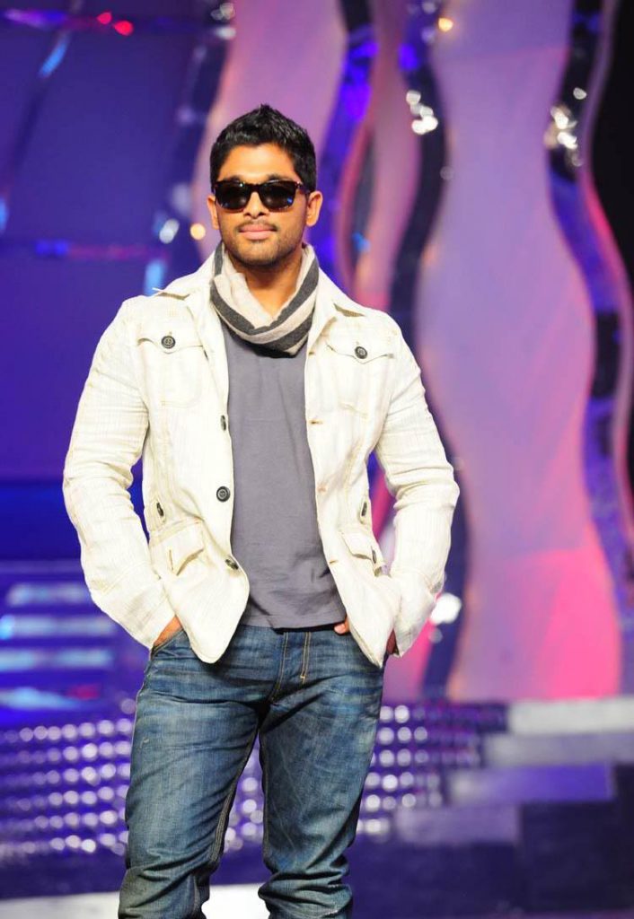 Allu Arjun Ramp Walk Stills -2 – BizHat.com
